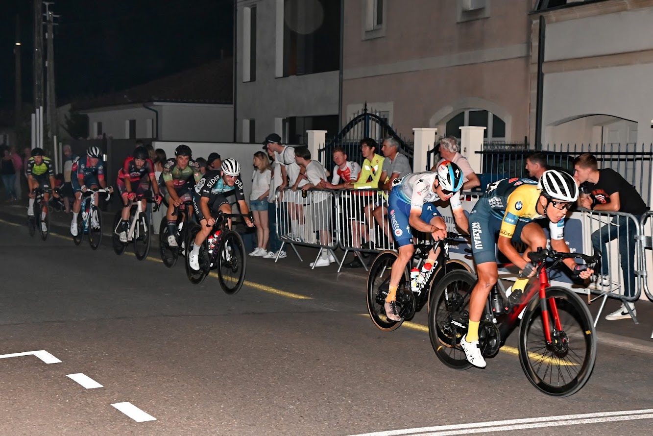 Sud Gironde – CYCLISME — — Noah Knecht remporte la 52ème nocturne du ...